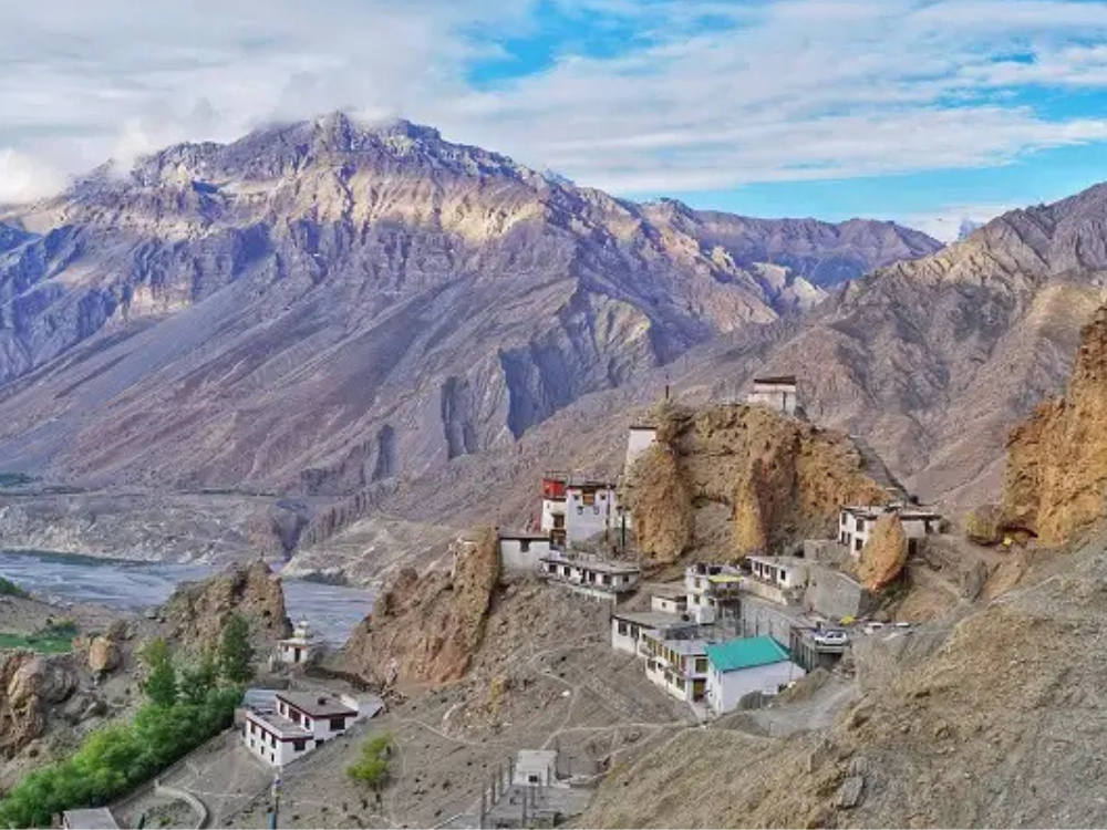 Dhankar Fort - The Alpinist Cafe & Retreat